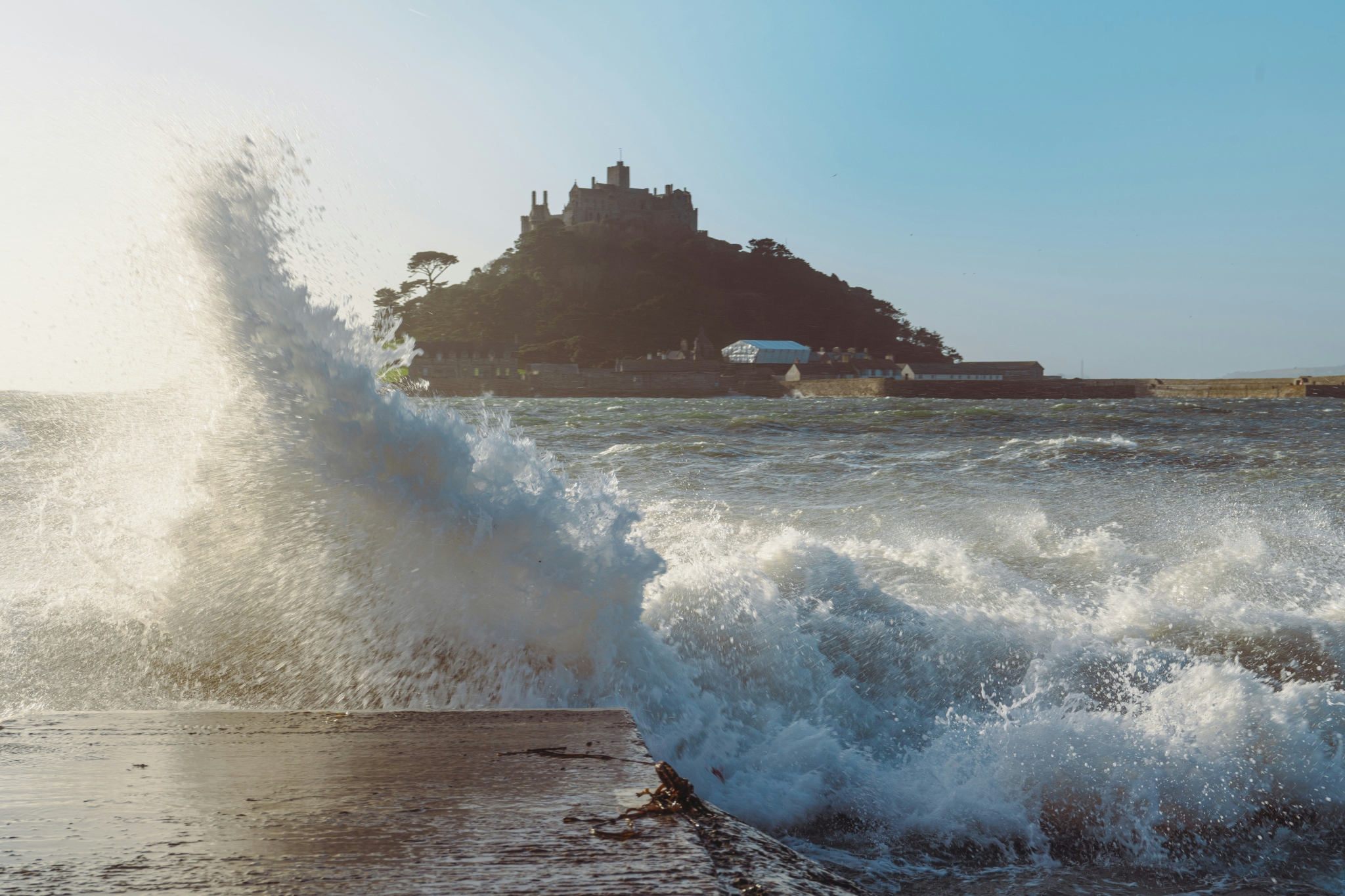 Top Tips to Get the Best Out of Storm Watching in Cornwall